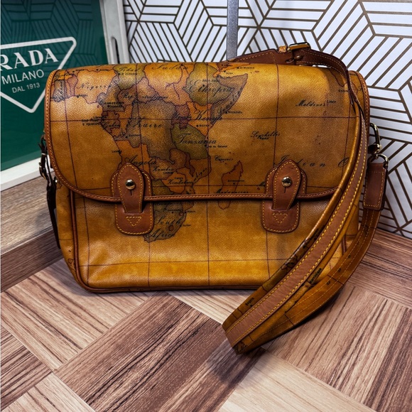 Alviero Martini | Bags | Vintage Alviero Martini Geo Classic Map Design ...